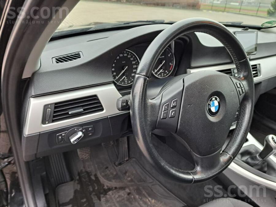 Melns BMW 316 2010 Jelgava, ar dzinēja tilpumu 2.00 L un nobraukumu 304 tūkst. km par 4100 €, foto 17 vietnē AUTOMOTO.COM.LV
