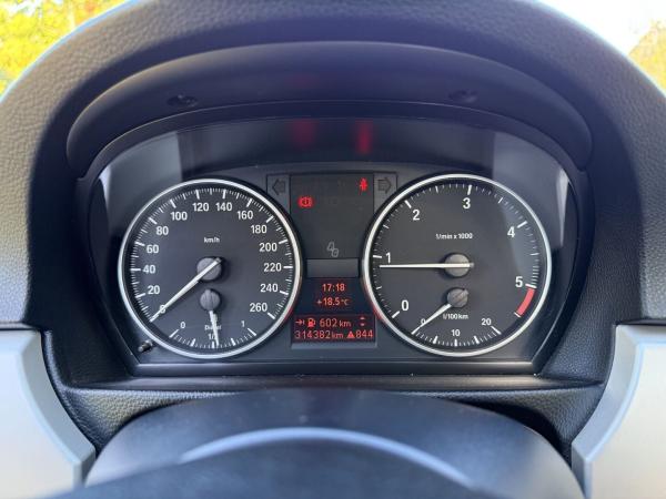 Melns BMW 316 2010 Viļņa, ar dzinēja tilpumu 2.00 L un nobraukumu 314 tūkst. km par 3600 €, foto 10 vietnē AUTOMOTO.COM.LV