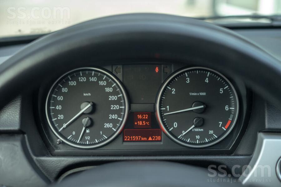 Melns BMW 316 2010 Liepāja, ar dzinēja tilpumu 1.60 L un nobraukumu 222 tūkst. km par 3950 €, foto 16 vietnē AUTOMOTO.COM.LV