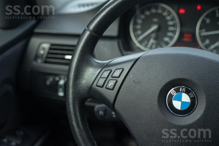 Melns BMW 316 2010 Liepāja, ar dzinēja tilpumu 1.60 L un nobraukumu 222 tūkst. km par 3950 €, foto 21 vietnē AUTOMOTO.COM.LV