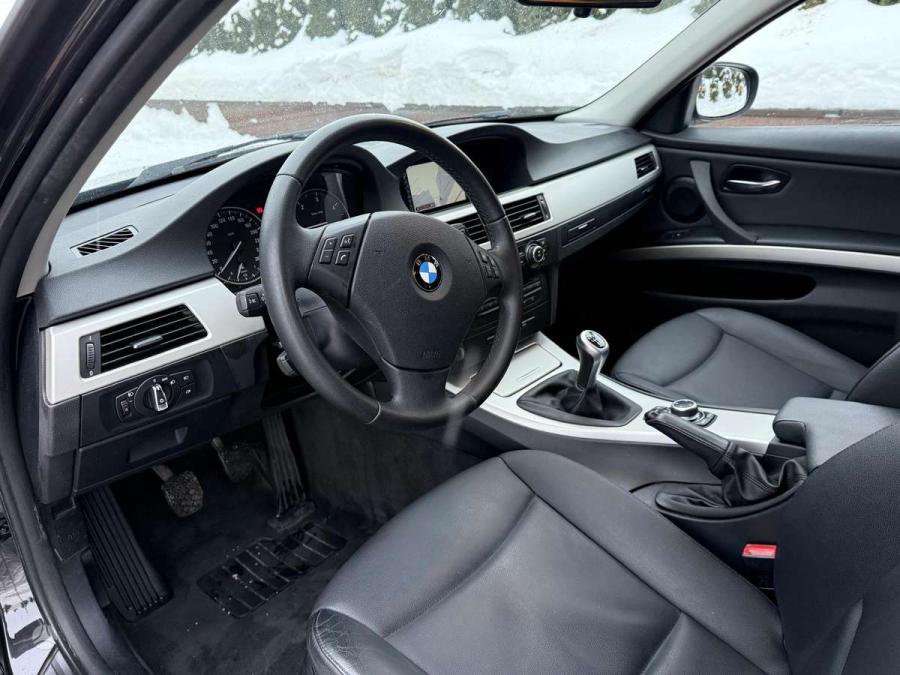 Melns BMW 316 2011 Utena, ar dzinēja tilpumu 2.00 L un nobraukumu 203 tūkst. km par 4200 €, foto 16 vietnē AUTOMOTO.COM.LV