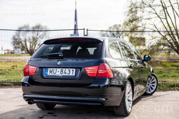 Black BMW 316 2011 in Riga, with an engine capacity of 2.00 L and mileage of 285 thousand km for 5990 €, photo 7 on AUTOMOTO.COM.LV