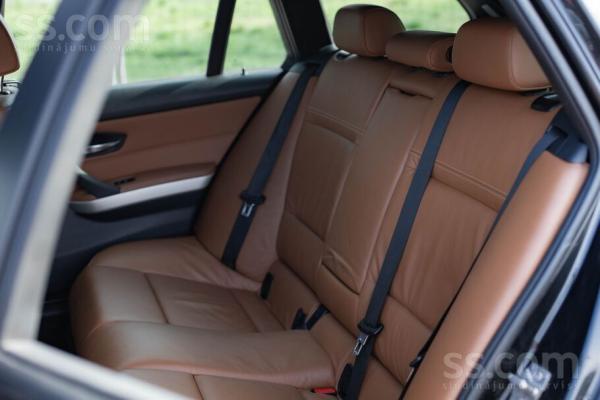 Black BMW 316 2011 in Riga, with an engine capacity of 2.00 L and mileage of 285 thousand km for 5990 €, photo 10 on AUTOMOTO.COM.LV