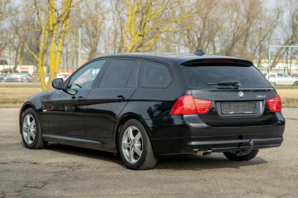 Black BMW 316 2011 in Liepaja, with an engine capacity of 2.00 L and mileage of 269 thousand km for 4900 €, photo 2 on AUTOMOTO.COM.LV
