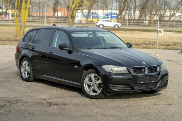 Black BMW 316 2011 in Liepaja, with an engine capacity of 2.00 L and mileage of 269 thousand km for 4900 €, photo 5 on AUTOMOTO.COM.LV
