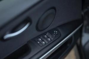 Black BMW 316 2011 in Liepaja, with an engine capacity of 2.00 L and mileage of 269 thousand km for 4900 €, photo 24 on AUTOMOTO.COM.LV