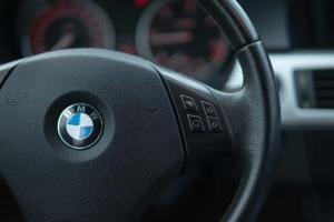 Black BMW 316 2011 in Liepaja, with an engine capacity of 2.00 L and mileage of 269 thousand km for 4900 €, photo 26 on AUTOMOTO.COM.LV