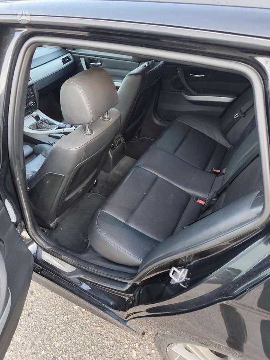 Black BMW 316 2011 in Kedainiai, with an engine capacity of 2.00 L and mileage of 320 thousand km for 4400 €, photo 9 on AUTOMOTO.COM.LV
