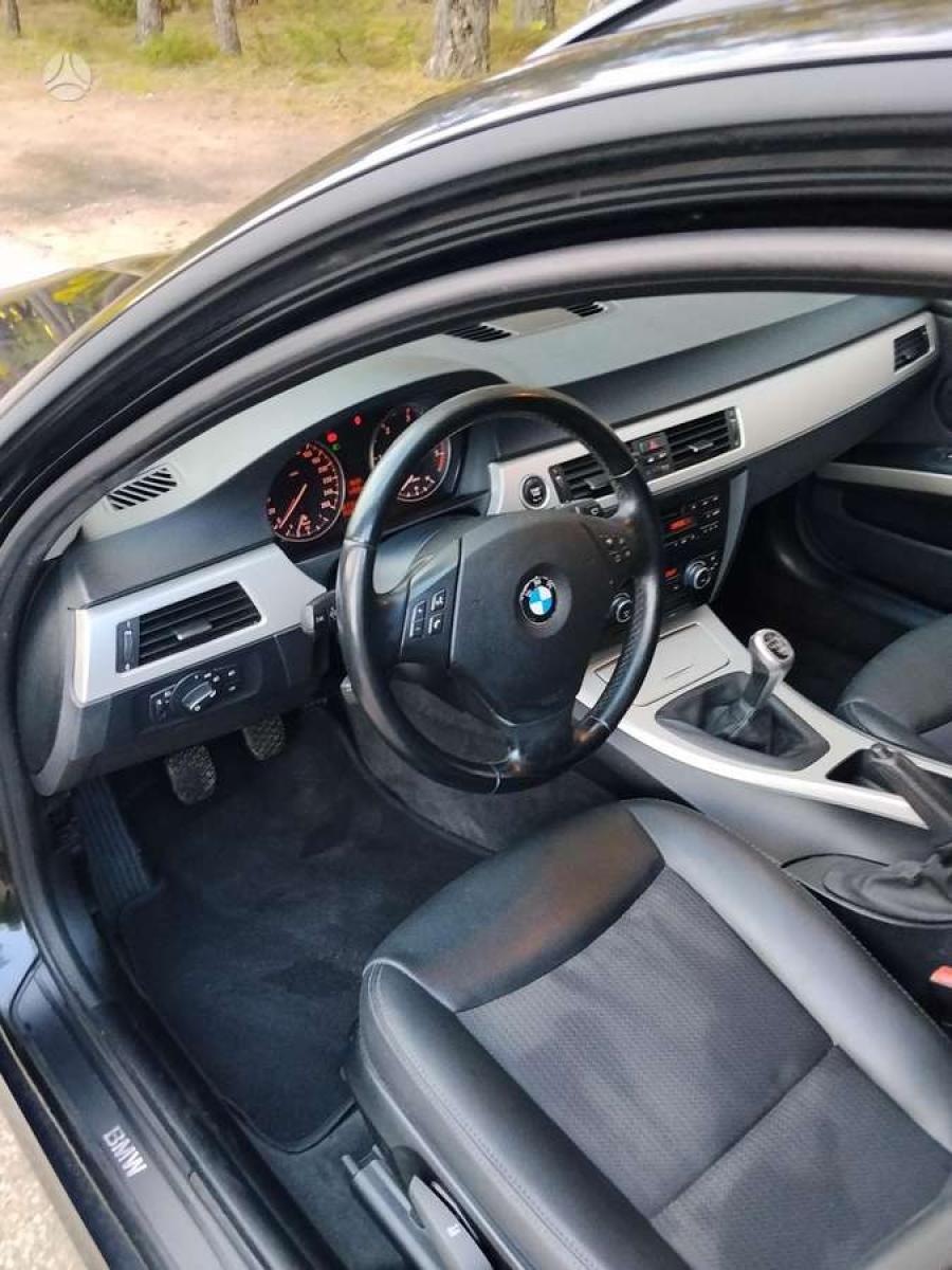 Black BMW 316 2011 in Druskininkai, with an engine capacity of 0.00 L and mileage of 340 thousand km for 2999 €, photo 8 on AUTOMOTO.COM.LV