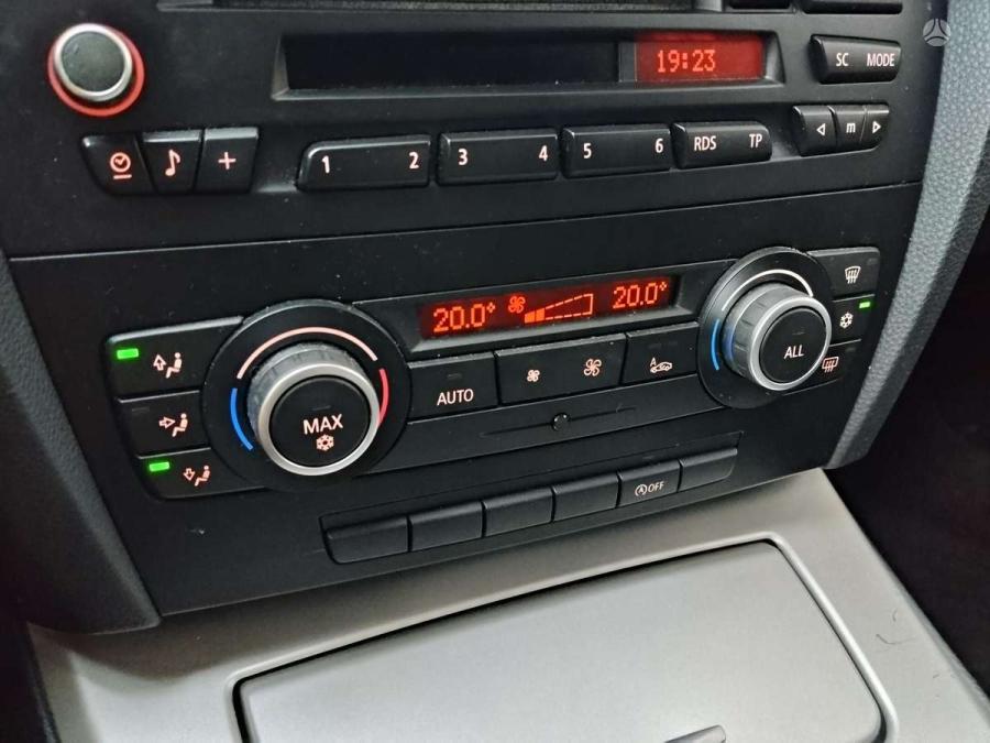 Black BMW 316 2011 in Druskininkai, with an engine capacity of 0.00 L and mileage of 340 thousand km for 2999 €, photo 12 on AUTOMOTO.COM.LV