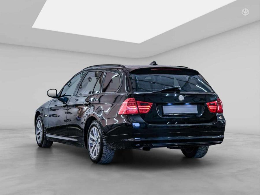 Melns BMW 316 2011 Kauņa, ar dzinēja tilpumu 2.00 L un nobraukumu 253 tūkst. km par 4990 €, foto 3 vietnē AUTOMOTO.COM.LV