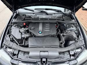 Black BMW 316 2012 in Riga, with an engine capacity of 2.00 L and mileage of 253 thousand km for 5795 €, photo 5 on AUTOMOTO.COM.LV