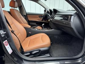 Black BMW 316 2012 in Riga, with an engine capacity of 2.00 L and mileage of 253 thousand km for 5795 €, photo 8 on AUTOMOTO.COM.LV