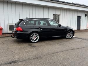 Black BMW 316 2012 in Riga, with an engine capacity of 2.00 L and mileage of 253 thousand km for 5795 €, photo 17 on AUTOMOTO.COM.LV