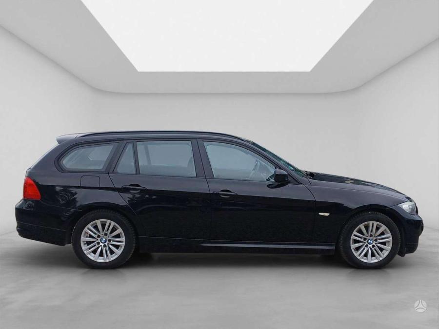 Melns BMW 316 2012 Viļņa, ar dzinēja tilpumu 1.60 L un nobraukumu 218 tūkst. km par 3600 €, foto 5 vietnē AUTOMOTO.COM.LV