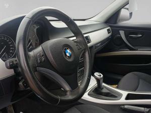 Melns BMW 316 2012 Viļņa, ar dzinēja tilpumu 1.60 L un nobraukumu 218 tūkst. km par 3600 €, foto 9 vietnē AUTOMOTO.COM.LV