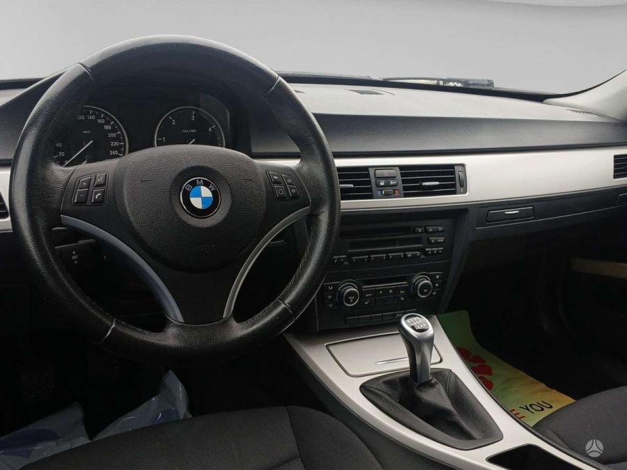 Melns BMW 316 2012 Viļņa, ar dzinēja tilpumu 1.60 L un nobraukumu 218 tūkst. km par 3600 €, foto 10 vietnē AUTOMOTO.COM.LV