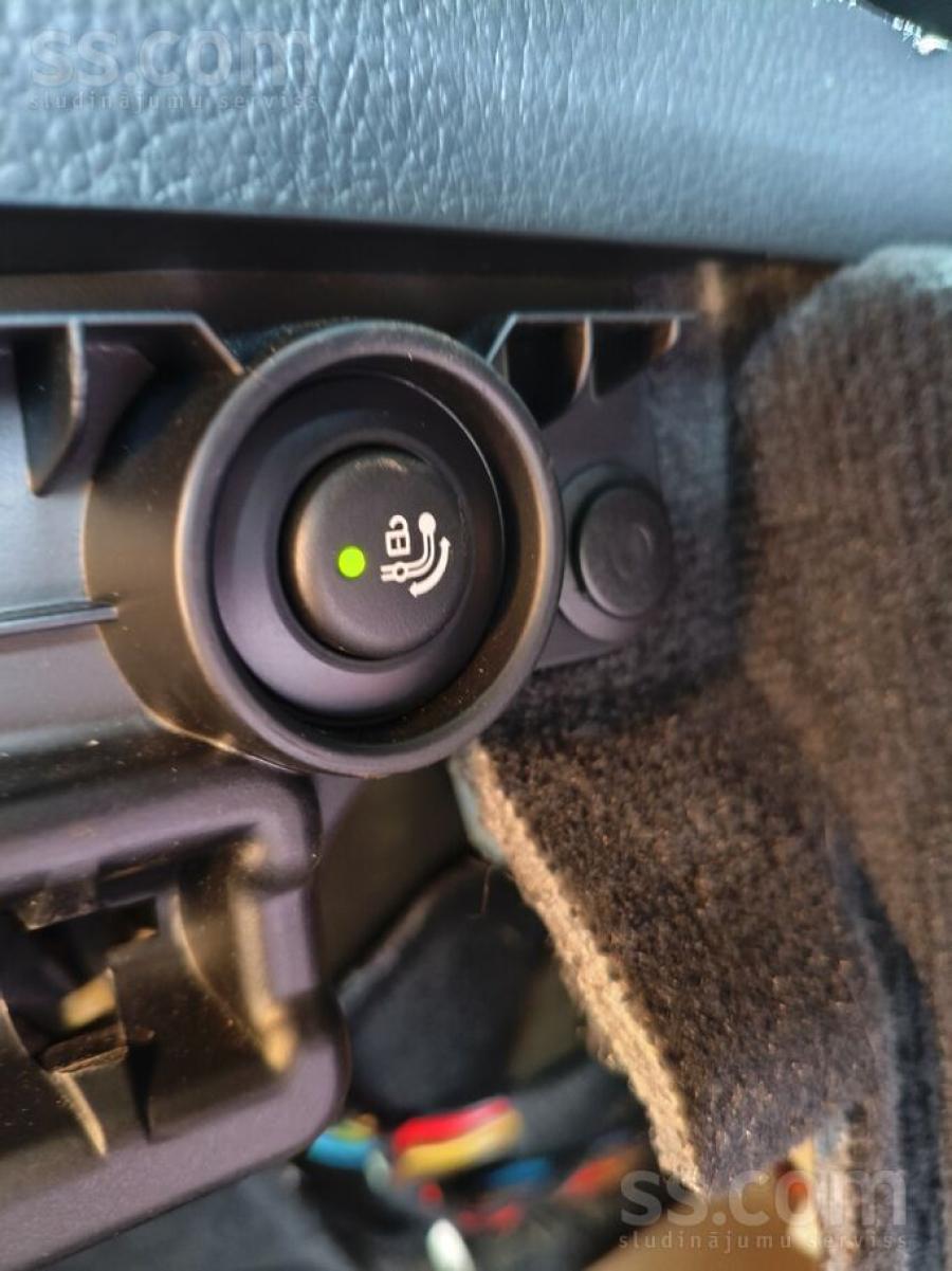 Black BMW 316 2013 in Dobele, with an engine capacity of 2.00 L and mileage of 210 thousand km for 7150 €, photo 9 on AUTOMOTO.COM.LV