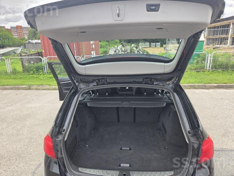 Black BMW 316 2016 in Riga, with an engine capacity of 2.00 L and mileage of 317 thousand km for 8200 €, photo 6 on AUTOMOTO.COM.LV
