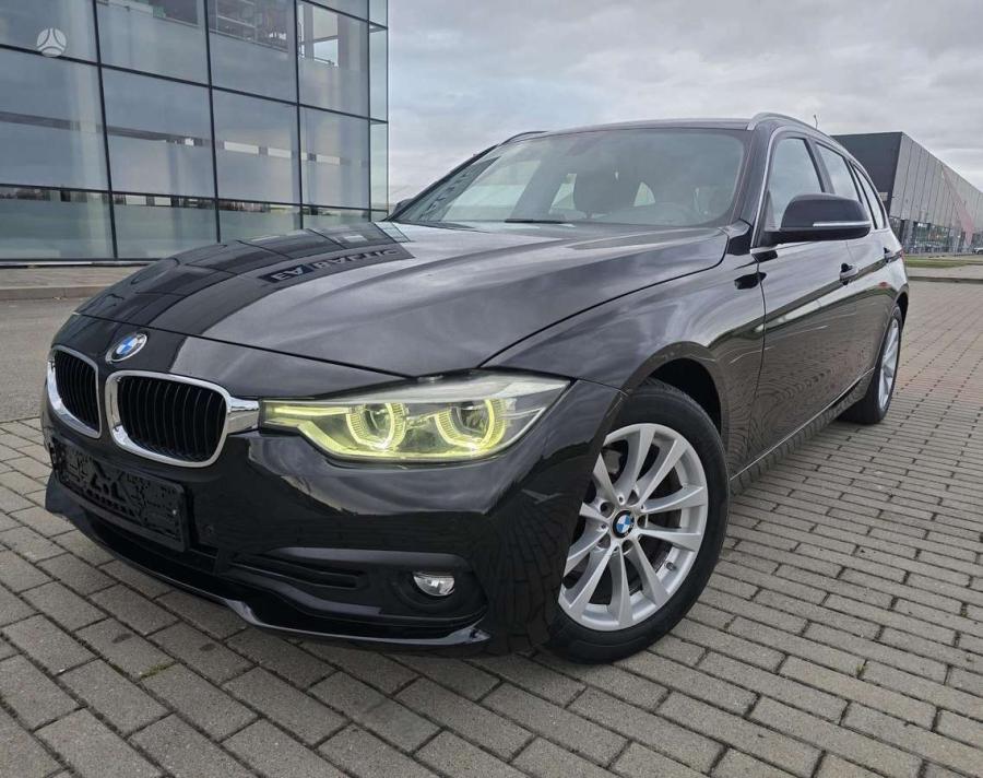 Black BMW 316 2017 in Panevezys, with an engine capacity of 2.00 L and mileage of 216 thousand km for 9499 €, photo 1 on AUTOMOTO.COM.LV