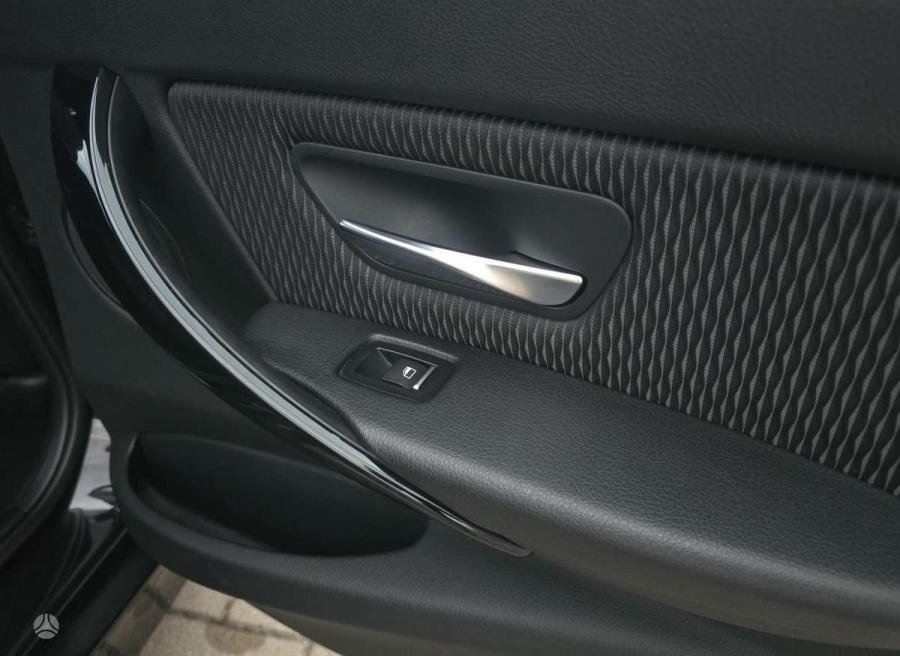 Black BMW 316 2017 in Panevezys, with an engine capacity of 2.00 L and mileage of 216 thousand km for 9499 €, photo 15 on AUTOMOTO.COM.LV
