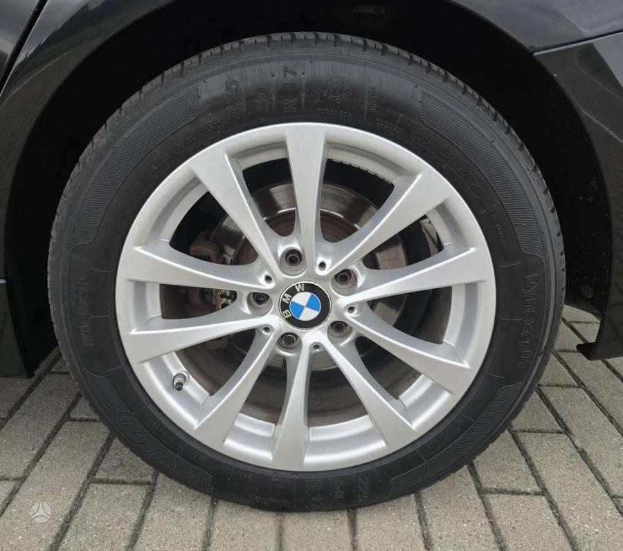 Black BMW 316 2017 in Panevezys, with an engine capacity of 2.00 L and mileage of 216 thousand km for 9499 €, photo 33 on AUTOMOTO.COM.LV