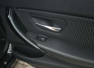 Melns BMW 316 2017 Panevēža, ar dzinēja tilpumu 2.00 L un nobraukumu 216 tūkst. km par 8999 €, foto 15 vietnē AUTOMOTO.COM.LV