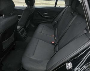 Melns BMW 316 2017 Panevēža, ar dzinēja tilpumu 2.00 L un nobraukumu 216 tūkst. km par 8999 €, foto 16 vietnē AUTOMOTO.COM.LV