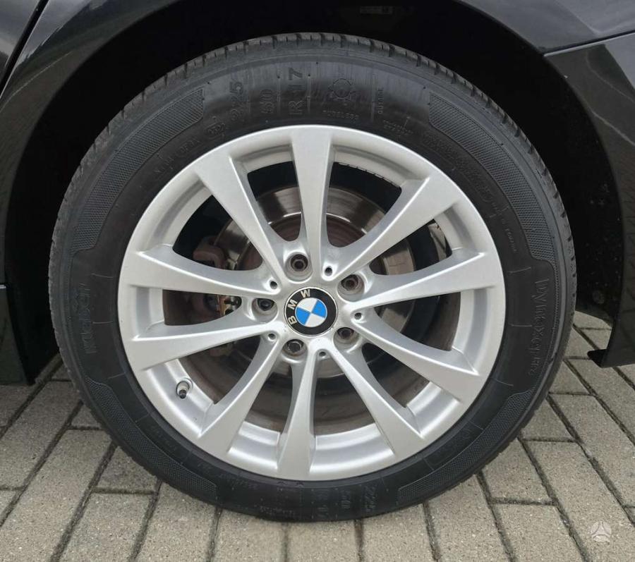 Melns BMW 316 2017 Panevēža, ar dzinēja tilpumu 2.00 L un nobraukumu 216 tūkst. km par 8999 €, foto 32 vietnē AUTOMOTO.COM.LV