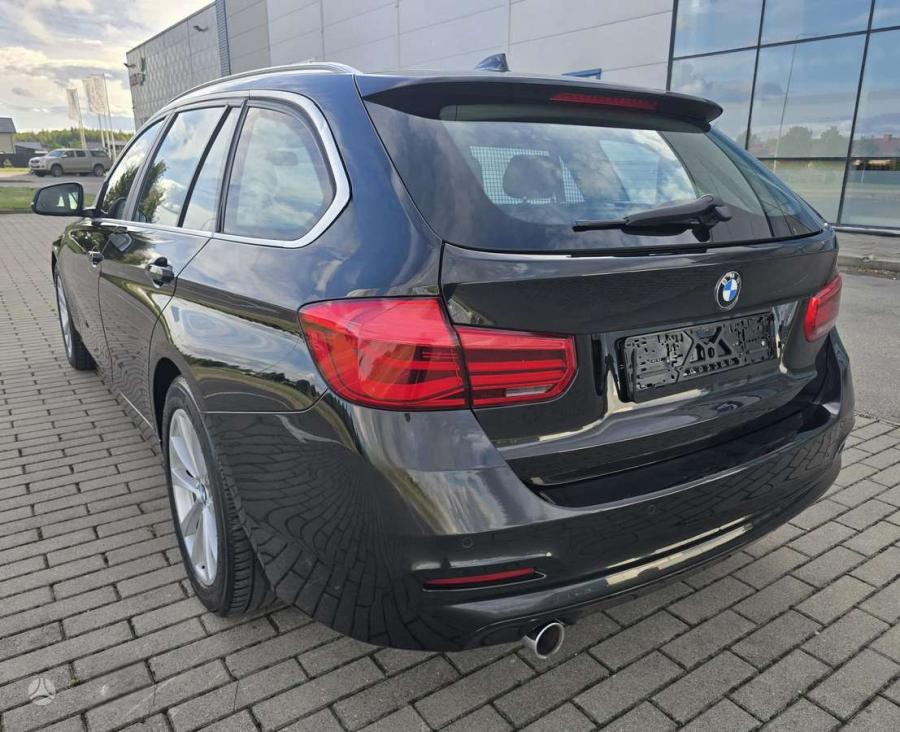 Black BMW 316 2017 in Panevezys, with an engine capacity of 2.00 L and mileage of 216 thousand km for 8499 €, photo 4 on AUTOMOTO.COM.LV