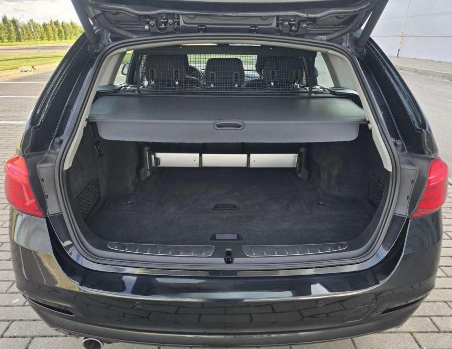 Black BMW 316 2017 in Panevezys, with an engine capacity of 2.00 L and mileage of 216 thousand km for 8499 €, photo 26 on AUTOMOTO.COM.LV