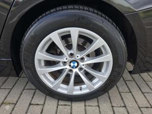 Black BMW 316 2017 in Panevezys, with an engine capacity of 2.00 L and mileage of 216 thousand km for 8499 €, photo 29 on AUTOMOTO.COM.LV