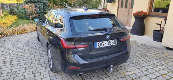 Black BMW 316 2021 in Riga, with an engine capacity of 2.00 L and mileage of 210 thousand km for 18900 €, photo 3 on AUTOMOTO.COM.LV