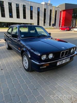 Zils BMW 316 1986 Valmiera, ar dzinēja tilpumu 1.60 L un nobraukumu 160 tūkst. km par 7250 €, foto 5 vietnē AUTOMOTO.COM.LV