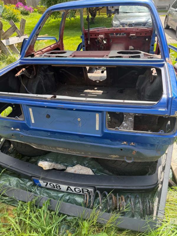 Zils BMW 316 1990 Rapla, ar dzinēja tilpumu 0.00 L un nobraukumu 0 tūkst. km par 1000 €, foto 4 vietnē AUTOMOTO.COM.LV