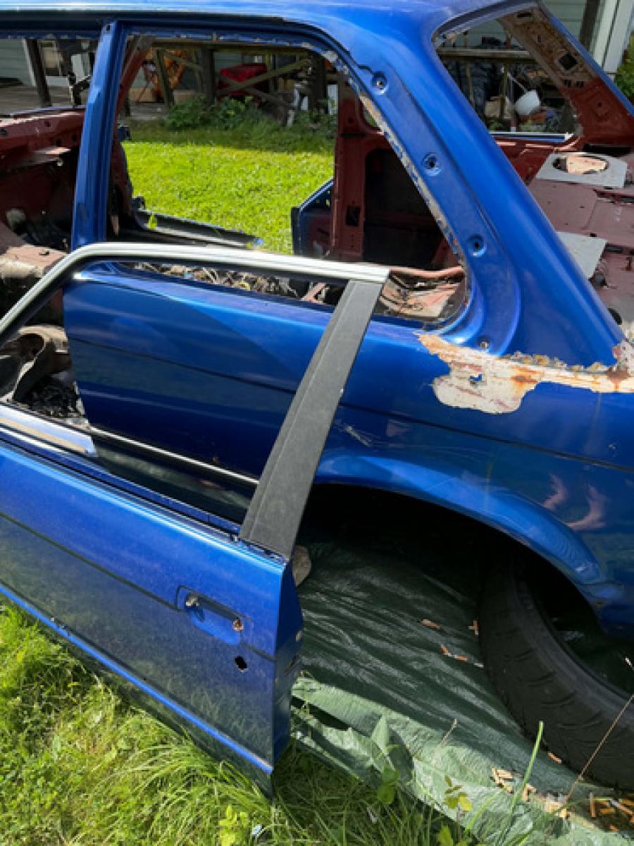 Zils BMW 316 1990 Rapla, ar dzinēja tilpumu 0.00 L un nobraukumu 0 tūkst. km par 1000 €, foto 11 vietnē AUTOMOTO.COM.LV