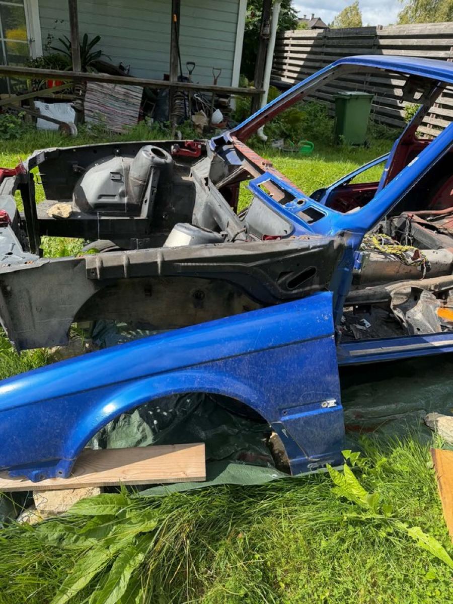 Zils BMW 316 1990 Rapla, ar dzinēja tilpumu 0.00 L un nobraukumu 0 tūkst. km par 1000 €, foto 15 vietnē AUTOMOTO.COM.LV