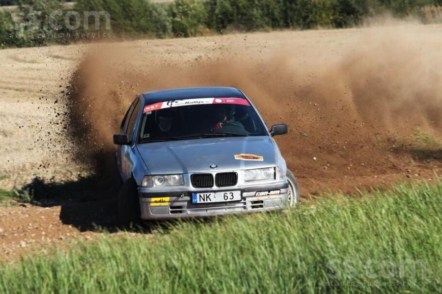 Zils BMW 316 1999 Talsi, ar dzinēja tilpumu 2.80 L un nobraukumu 304 tūkst. km par 4000 €, foto 11 vietnē AUTOMOTO.COM.LV