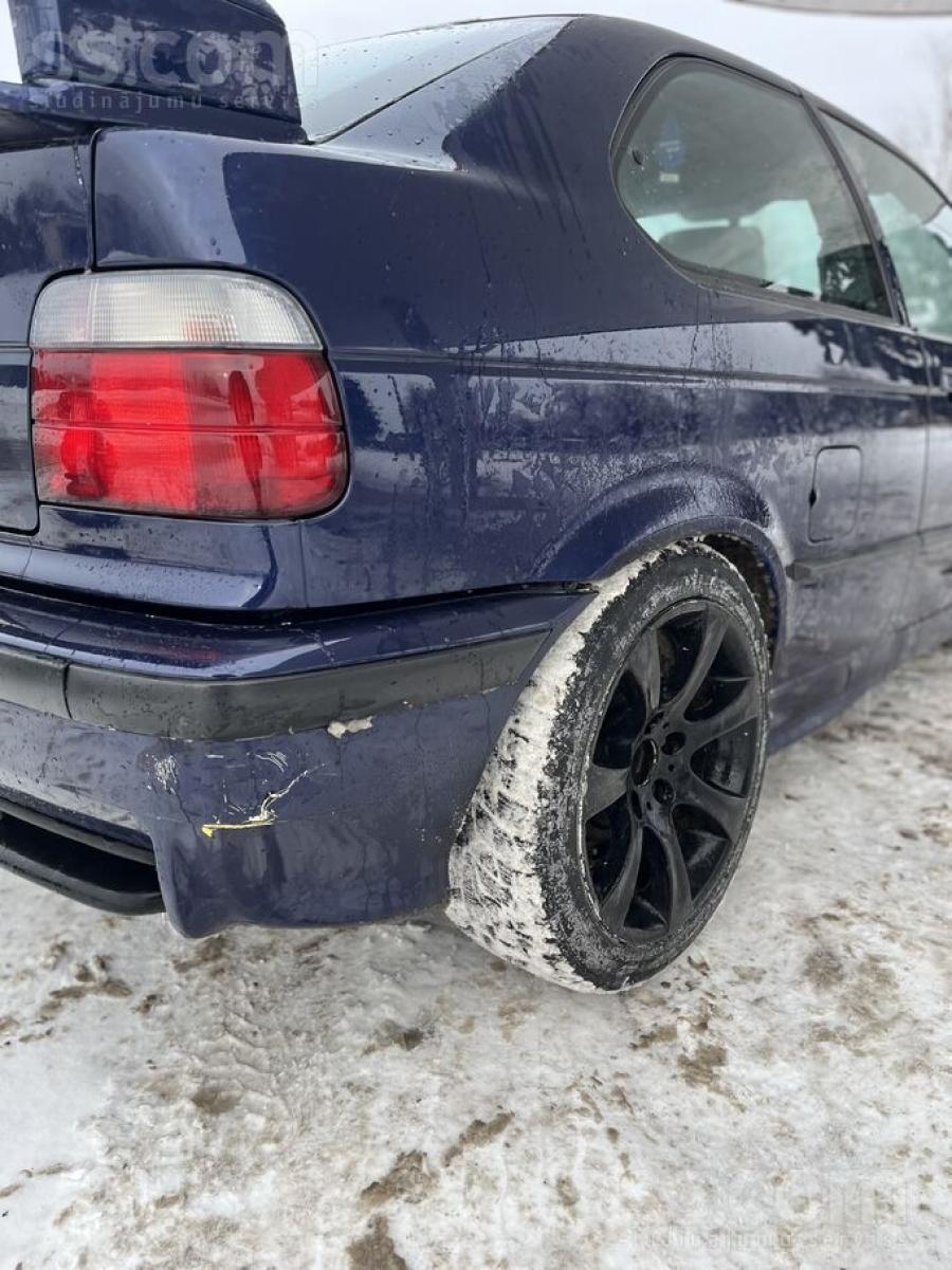 Zils BMW 316 1995 Ogre, ar dzinēja tilpumu 2.80 L un nobraukumu 163 tūkst. km par 2500 €, foto 5 vietnē AUTOMOTO.COM.LV