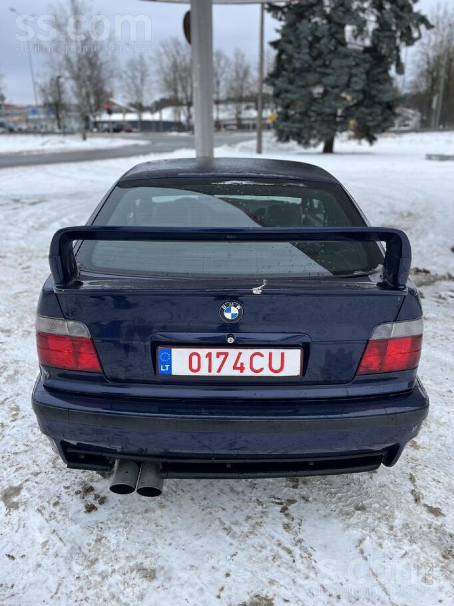 Zils BMW 316 1995 Ogre, ar dzinēja tilpumu 2.80 L un nobraukumu 163 tūkst. km par 2500 €, foto 9 vietnē AUTOMOTO.COM.LV