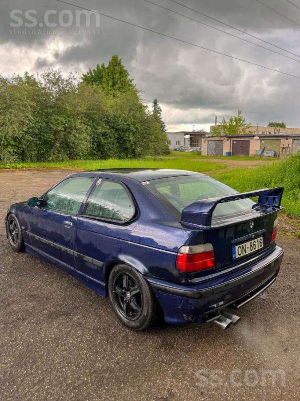 Blue BMW 316 1995 in Ogre, with an engine capacity of 1.60 L and mileage of 164 thousand km for 2000 €, photo 3 on AUTOMOTO.COM.LV