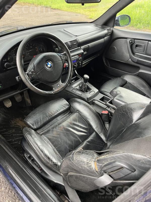 Blue BMW 316 1995 in Ogre, with an engine capacity of 1.60 L and mileage of 164 thousand km for 2000 €, photo 5 on AUTOMOTO.COM.LV