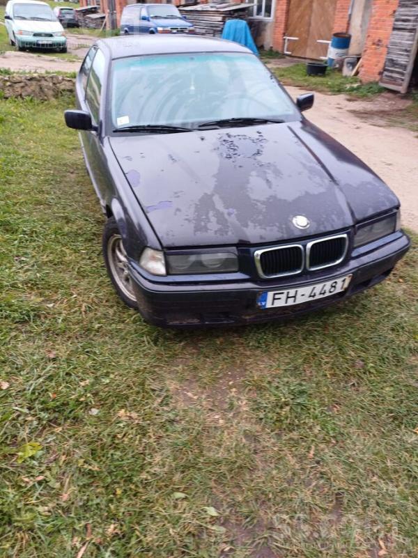 Blue BMW 316 1996 in Valka, with an engine capacity of 1.60 L and mileage of 390 thousand km for 1700 €, photo 5 on AUTOMOTO.COM.LV