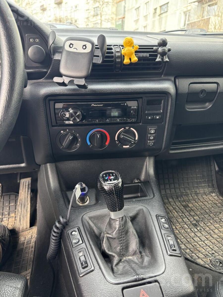 Zils BMW 316 2000 Rīga, ar dzinēja tilpumu 1.90 L un nobraukumu 185 tūkst. km par 3400 €, foto 6 vietnē AUTOMOTO.COM.LV