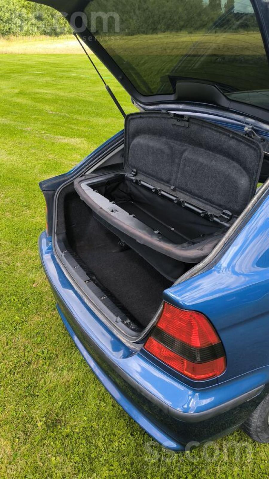 Blue BMW 316 2001 in Cesis, with an engine capacity of 2.50 L and mileage of 322 thousand km for 2300 €, photo 7 on AUTOMOTO.COM.LV