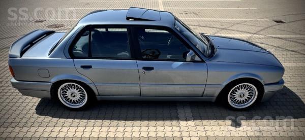 Zils BMW 316 1988 Rīga, ar dzinēja tilpumu 2.50 L un nobraukumu 245 tūkst. km par 13000 €, foto 8 vietnē AUTOMOTO.COM.LV