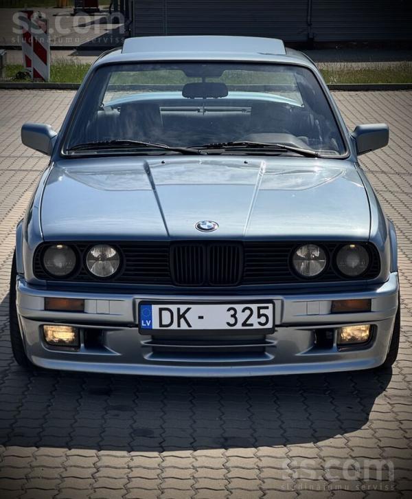 Zils BMW 316 1988 Rīga, ar dzinēja tilpumu 2.50 L un nobraukumu 245 tūkst. km par 13000 €, foto 10 vietnē AUTOMOTO.COM.LV
