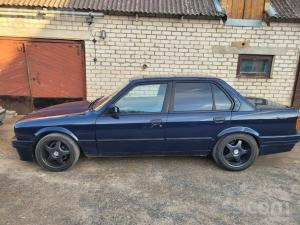 Zils BMW 316 1989 Kuldīga, ar dzinēja tilpumu 1.60 L un nobraukumu 250 tūkst. km par 6500 €, foto 4 vietnē AUTOMOTO.COM.LV