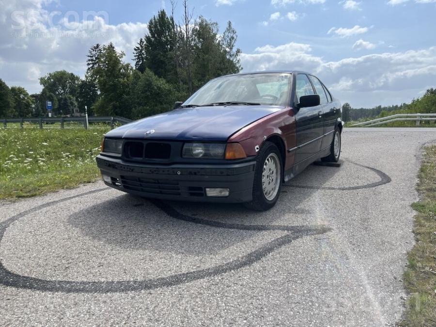 Blue BMW 316 1993 in Jelgava, with an engine capacity of 1.60 L and mileage of 300 thousand km for 1350 €, photo 1 on AUTOMOTO.COM.LV
