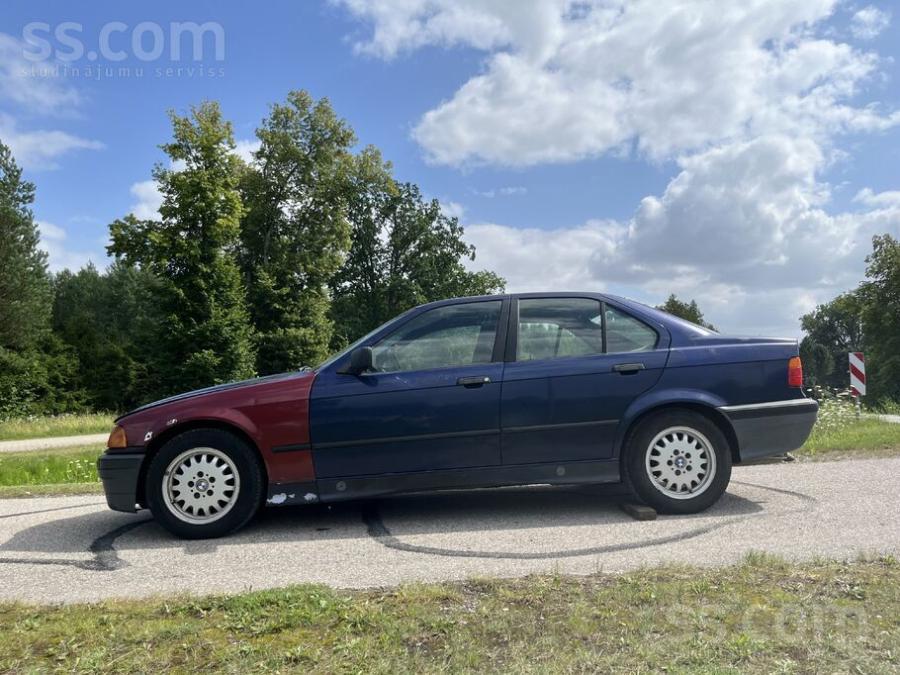 Blue BMW 316 1993 in Jelgava, with an engine capacity of 1.60 L and mileage of 300 thousand km for 1350 €, photo 4 on AUTOMOTO.COM.LV